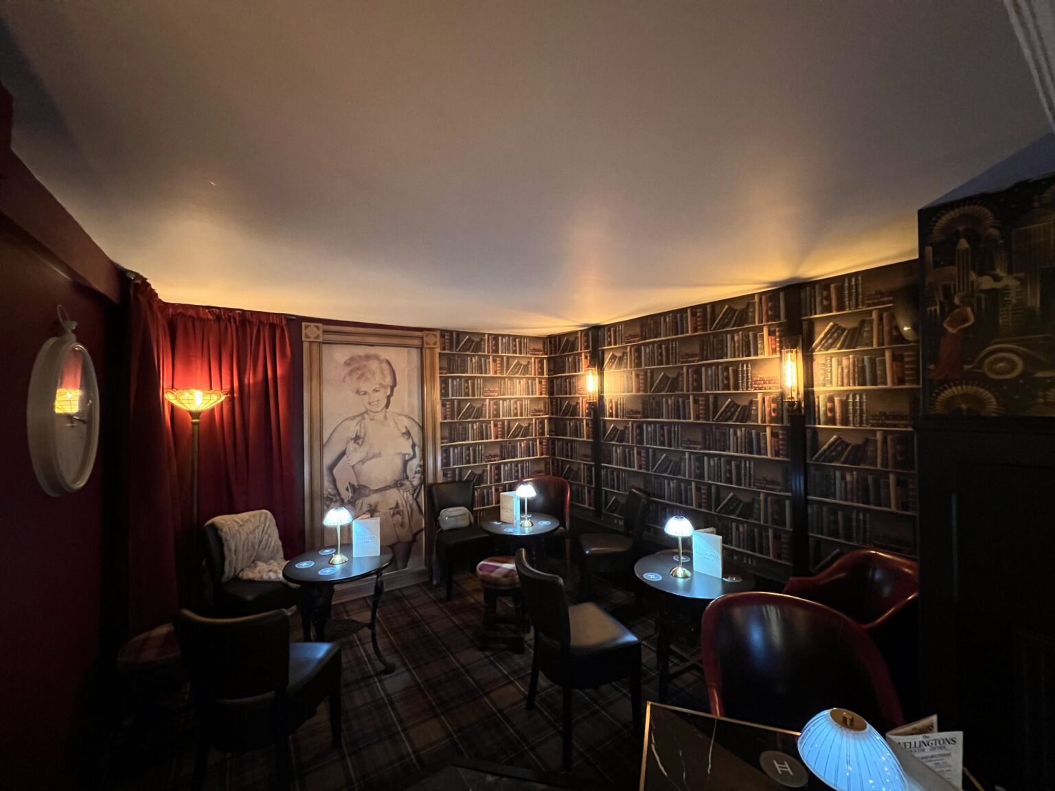 Home - Wellingtons Bar